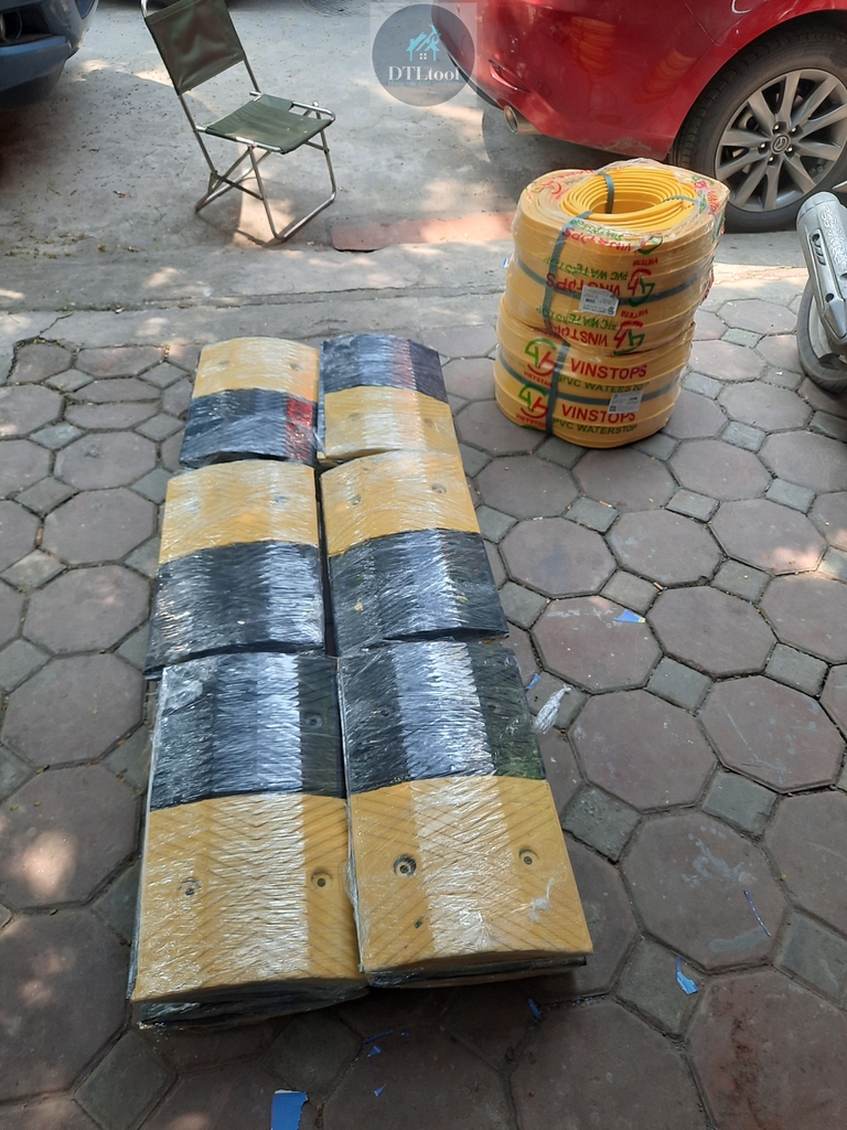 Gờ giảm tốc cao su 500x300x40mm (DxRxC) - Model ADTL | Dtlgroup.vn