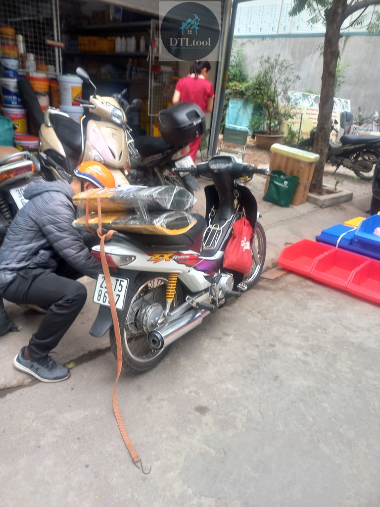 Gờ giảm tốc cao su 500x320x50mm (DxRxC). Model SDTL | Dtlgroup.vn