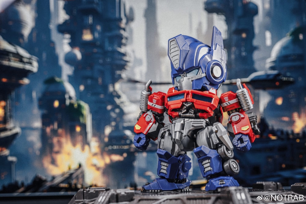 Model Kit - Micro Operation 01 - Optimus Prime | Lostboysvn
