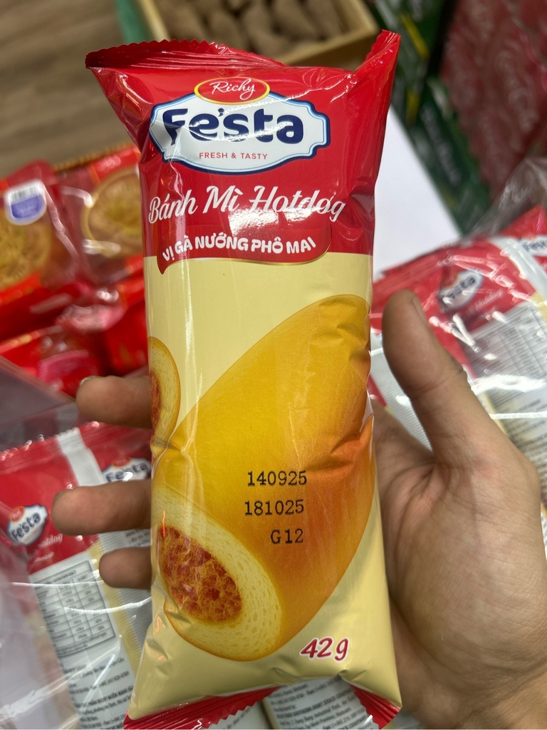 Bánh mì Hotdog Gà nướng phô mai Fe'sta Richy - gói 42g | Deli Mart