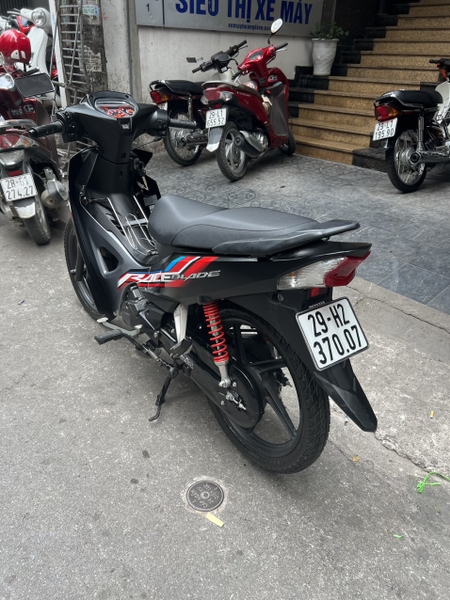 Wave Blade 29H-370KG – Hoàng Kiên