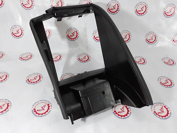 Hòm giá hút gió két nước phụ Land Rover | LR044395