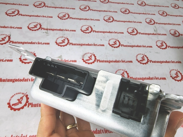 Hộp điều khiển sạc bình ắc quy BMW G11 G30 G32 - 61428779580