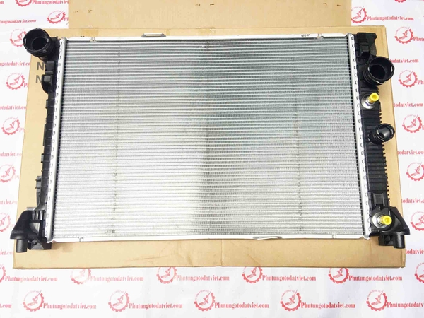 Két nước làm mát Mercedes Chính hãng - 2045004303