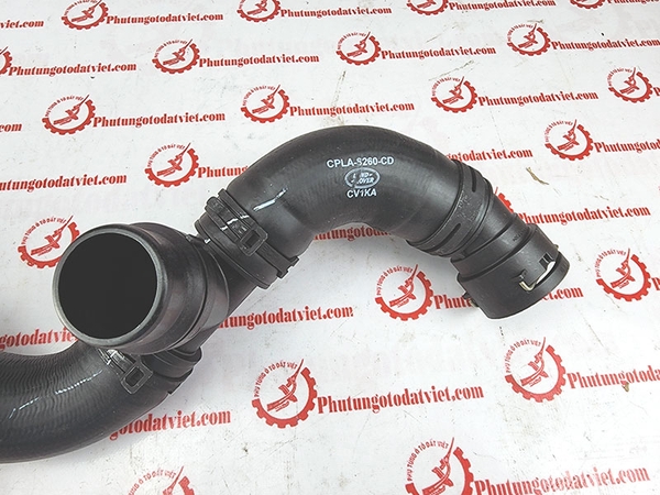 Ống nước từ két nước vào động cơ Land Rover Discovery - LR034641
