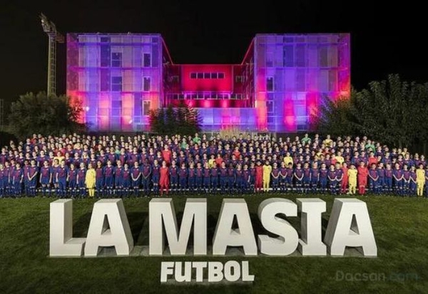 Khám phá bên trong lò đào tạo bóng nổi tiếng thế giới La Masia | Dacsan.com