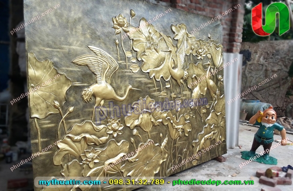 Tranh phù điêu sen hạc giảm giá