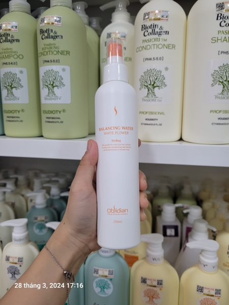 XỊT SIÊU DƯỠNG ẨM VÀ BÓNG TÓC OBSIDIAN HƯƠNG NƯỚC HOA BALANCING WATER 250ML