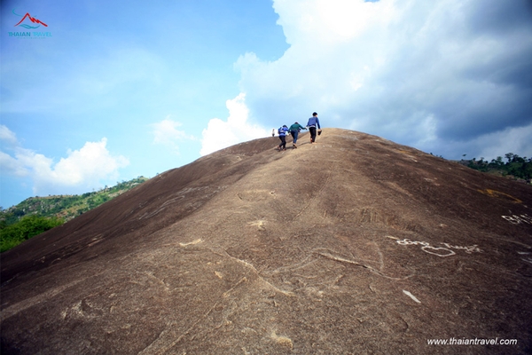 Núi đá voi Yang Tao - Tour Tây Nguyên 4N3Đ - THÁI AN TRAVEL