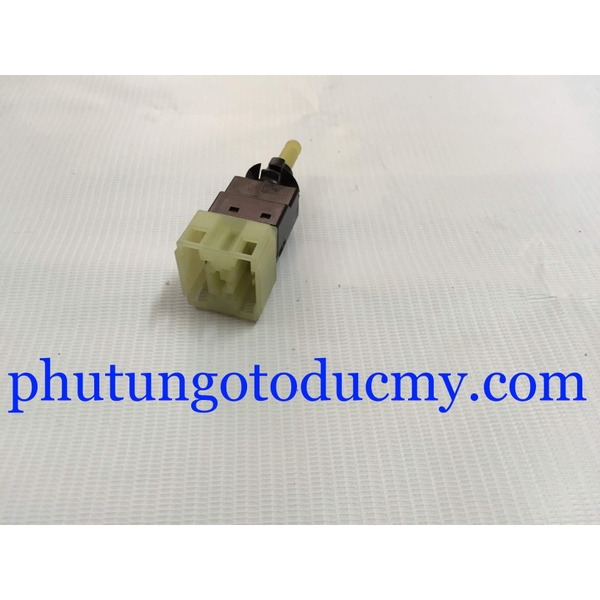 Công tắc chân phanh Mercedes - A0015456409