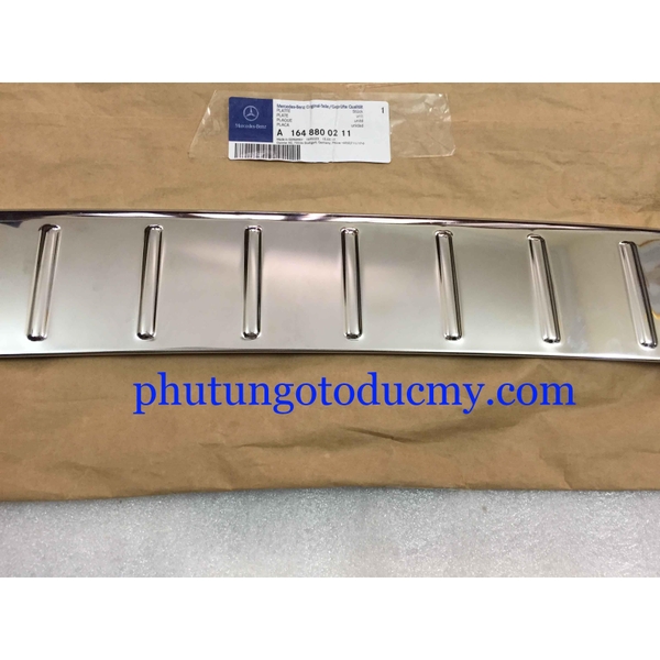 Ốp khoang hành lý Mercedes GL450,GL550 - A1648800211 nhập khẩu