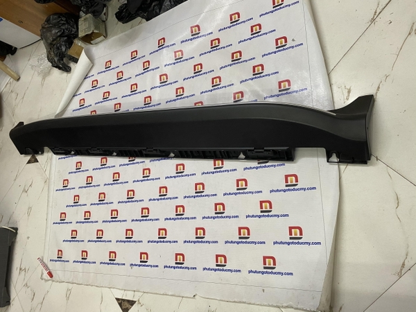 Bậc lên xuống Mercedes GLC class A2536900155, 253 690 01 55