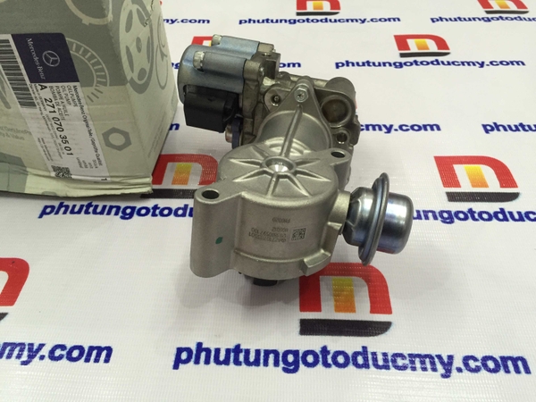 Bơm xăng cao áp Mercedes C200,C250 W204,E200,E250 W212 -A2710703501