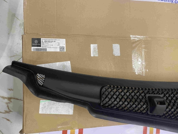 Ốp nhựa chân kính chắn gió Mercedes C250 CGI M271 A2048301713, A2048303213