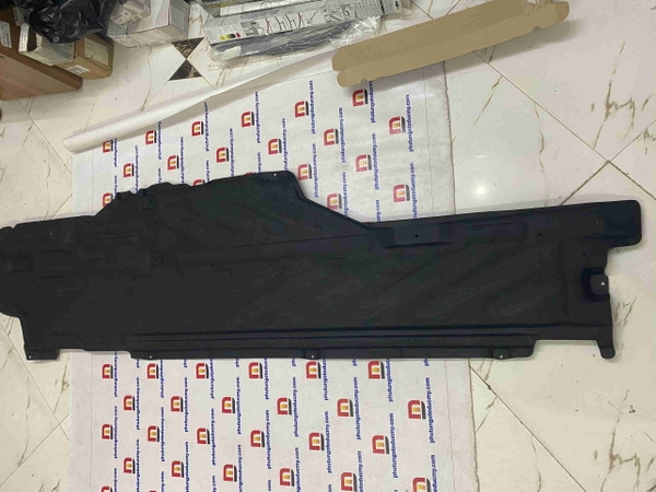 Tấm chắn gầm C200,C250,C300 W205- A2056841900, 205 684 19 00