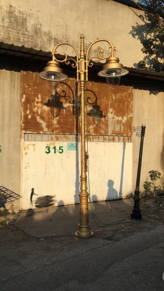 Cột đèn đế Ý Công ty TNHH sản xuất thương mại HT Lighting Việt Nam