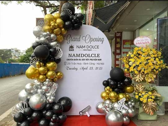 Làm backdrop đẹp với chất liệu bạt hiflex căng khung sắt, tại sao khôn