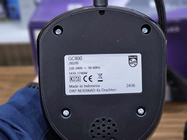 BÀN LÀ HƠI NƯỚC CẦM TAY PHILIPS GC800/80 | Phương mart