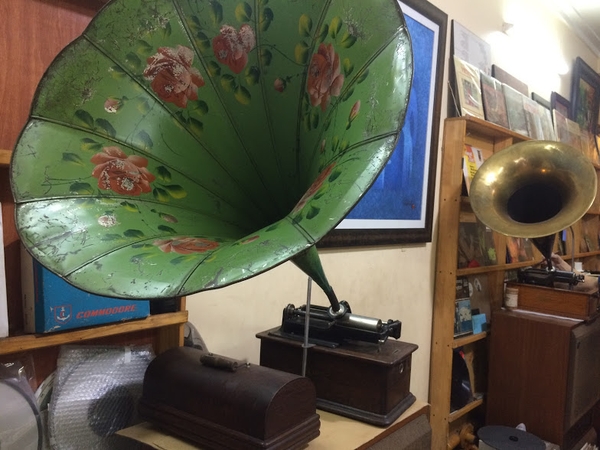 Máy hát quay tay Edison Giang nhạc xưa