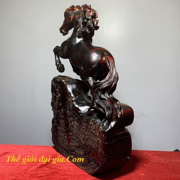 Tượng gỗ Nhất mã phi thiên, mang phong thủy vươn mình tạo đột phá – THẾ ...