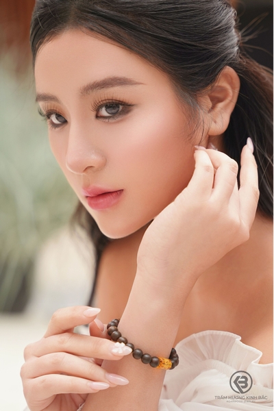 Vòng tay Trầm Hương Lá Bùa Tây Tạng – Trầm Hương Indo VIP 40 năm TRẦM HƯƠNG KINH BẮC