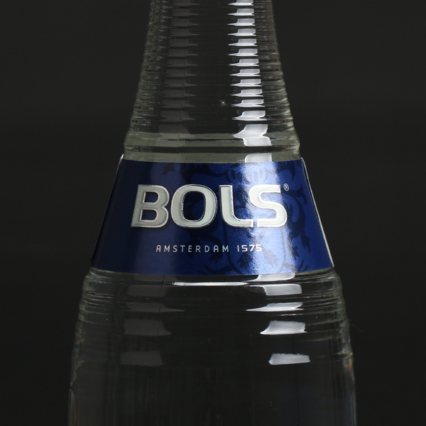 Bols Peach 700ml barrevo.com