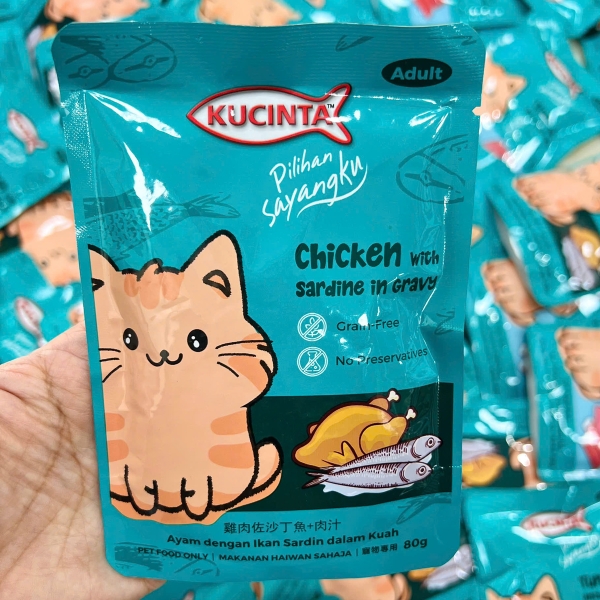 Thức ăn ướt pate Kucinta Chicken with Sardine in gravy gà với cá trích 80g