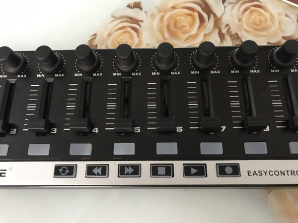 Easy Control 9 - USB kết nối điều khiển thiết bị âm thanh - ánh sáng ...
