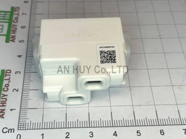 Ổ cắm đơn Panasonic có màn che WEV 1081 7SW (hộp 10 cái) | Điện, Nước ...