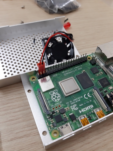 Cách lắp vỏ nhôm kèm quạt và tản nhiệt cho Raspberry Pi 3, 4 | Điện tử ProE