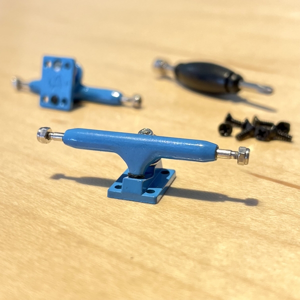 FINGERBOARDS PRO SINGLE AXLE LIGHT BLUE V2 TRUCKS