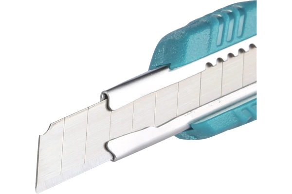 Dao rọc giấy 18x100mm TOTAL THT522136