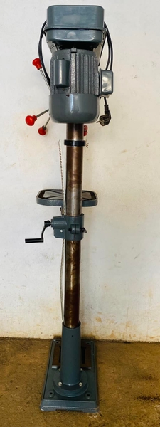 Máy khoan bàn 20mm 750W TOTAL TDP207502