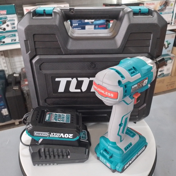Máy Vặn Buloong Dùng Pin 20V Total TIWLI2038