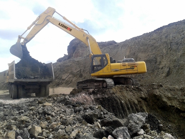 Giải đáp: 1 giờ máy xúc đào được bao nhiêu khối đất? | Starex Việt Nam