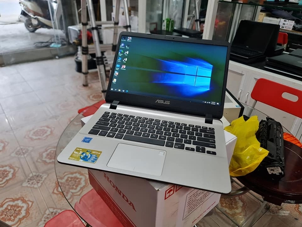 Laptop Asus X407UA