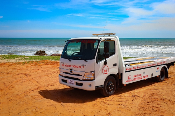 HIGH QUALITY FLATBED ROLLBACK TOW TRUCK FOR SALE