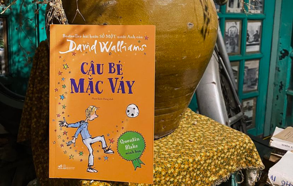 REVIEW sách: CẬU BÉ MẶC VÁY – David Walliams