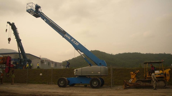 xe nâng người làm việc trên cao Genie s120 CÔNG TY TNHH TM DV ALV VINA