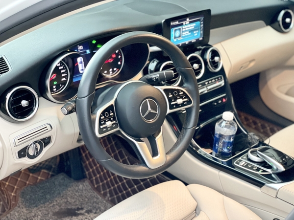Mercedes C180 2020 Trắng | THẾ GIỚI XE SANG
