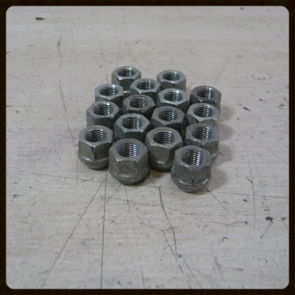 Bu lông tắc kê xe Daewoo Matiz Mã P94515410