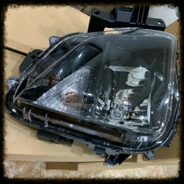 Đèn pha Mitsubishi Xpander 2020-2022 Mã: 8301D490 - 8301D491