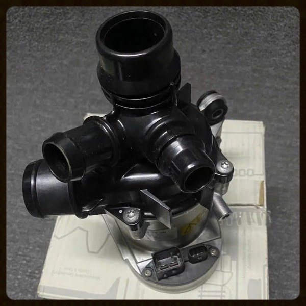 Bơm nước Mercedes GLS450 2019-2025 Mã A2562001400