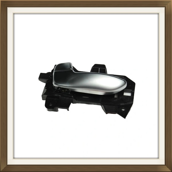 Tay mở cửa trong trước trái Kia Rondo 2012-2021 Mã 82610A4010CRP