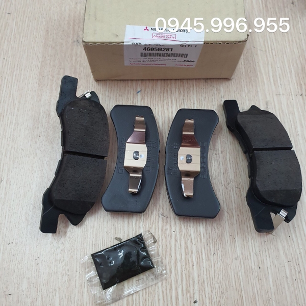 Má phanh trước Mitsubishi Attrage 4605B281