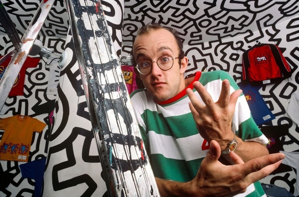 Những điều cần biết về Keith Haring, một hoạ sĩ tiêu biểu của thập niê