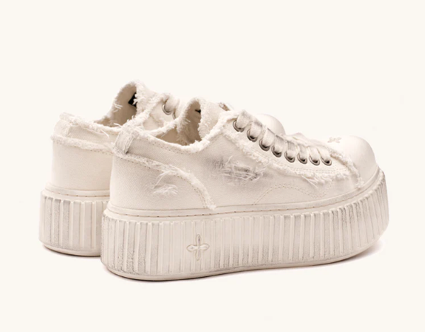 SMFK Compass Rove Skater Shoes In Cream