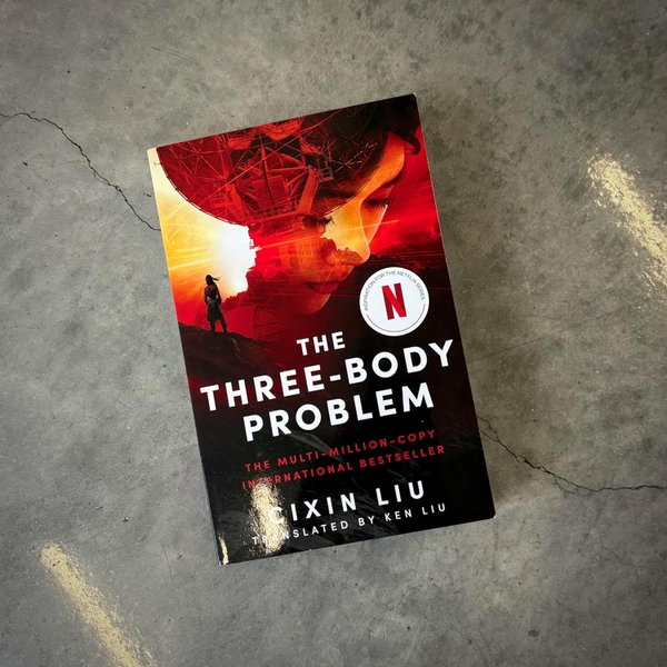 The Three-Body Problem (Book 1 of 4: The Three-Body Problem) (UK) HIỆU ...