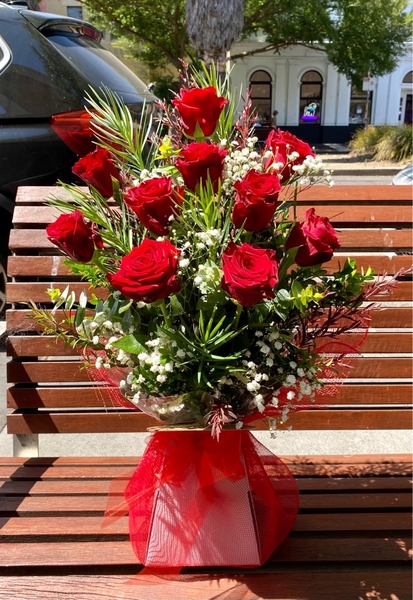 VD vase box 10 red roses Port Melbourne Flowers