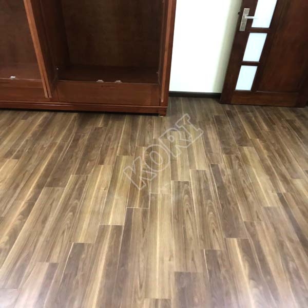 Sàn gỗ Vinasan BN121 - Báo giá sàn gỗ Thái Lan- Sàn gỗ Phong Thủy KORI